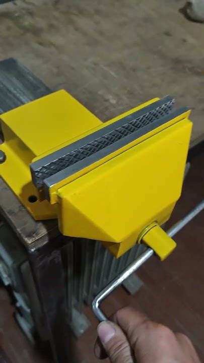 тиски своими руками из швеллера Youtube