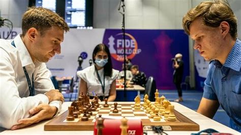 Сергей Карякин гениально жертвует коня на F6 Владиславу Артемьеву в защите Каро Канн