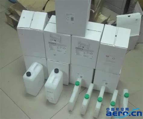 首都机场安检在货物中查获大量腐蚀性液体航空翻译飞行翻译民航翻译蓝天飞行翻译公司