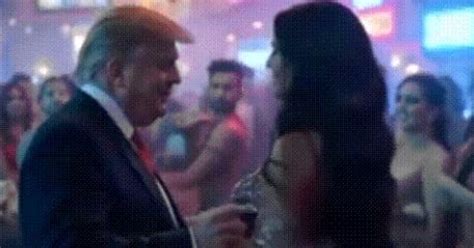 미인과 춤추는 트럼프 돈 뿌리는 머스크 ‘가자 구상 영상 보니