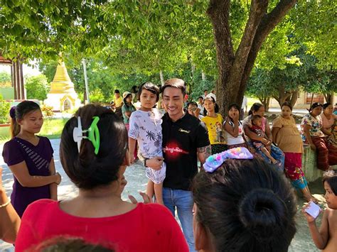 အင်းဝ ကို ရောက်စဉ်မှာ ပရိသတ်တွေ ရင်ထဲက ပေးတဲ့ နာမည်ကြောင့် ဝမ်းသာပီတိဖြစ်နေရတဲ့ တိုင်ရွန