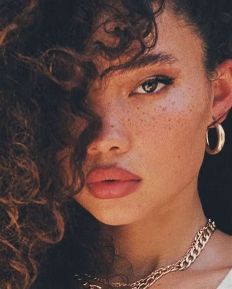 Ashley Moore Curly Hair Styles Heart Face Shape Beauty