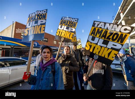 New York United States 19th Dec 2024 Amazon Workers And Members Of