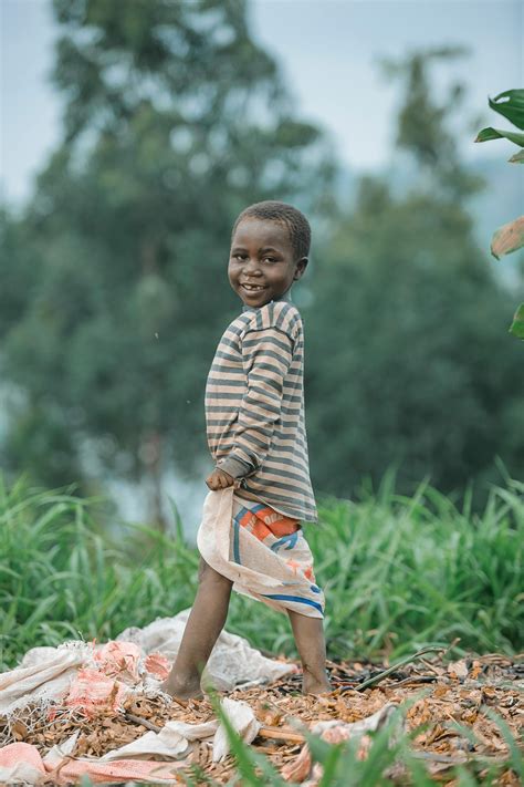 Barefoot Grass Photos Download The Best Free Barefoot Grass Stock