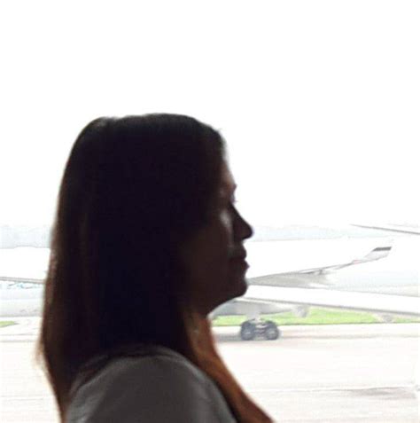 အလွမ်းများ ၁၂ 🍎 ဒေသတစ်ခု ကိုရောက်ခဲ့စဥ် က တနင်္လာနေ့တိုင်း ရွှေတဆုပ်ပန်းအဖြူ လေးတွေကိုပန်ခွင့