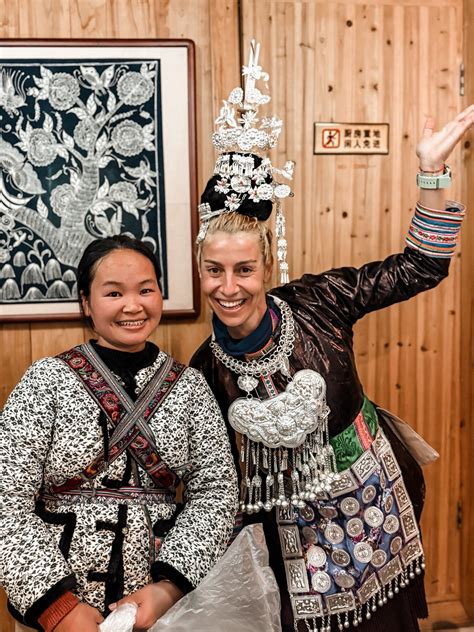 Виртуални Срам ни е да си признаем но за първи път чухме за китайския етнос Дун 侗族 Те са