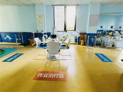 上海今年已完成39家示范性社区康复中心建设，配康复机器人