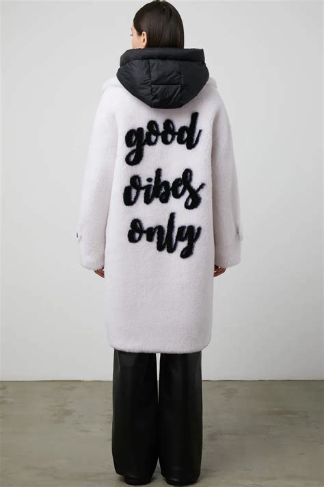 Шуба из овечьей шерсти Neohit 669526003 цены в Москве купить одежду каталог фото товара и