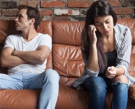 Signs That Indicate You Re In A One Sided Relationship HerZindagi