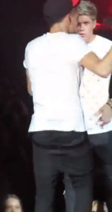 Celeb Saggers Liam Payne Likes His Pants Below His Ass