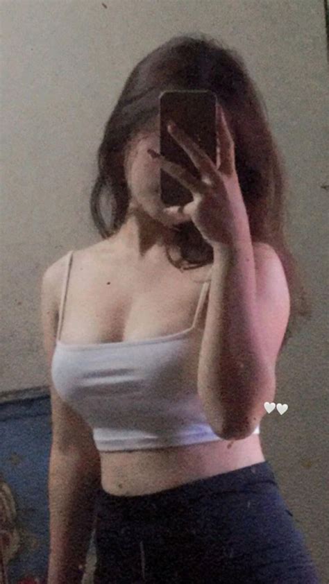 10 Ide Pap Cewe Tenk Top 🌿 Wajah Gadis Gadis Gadis Cantik Potret Wanita