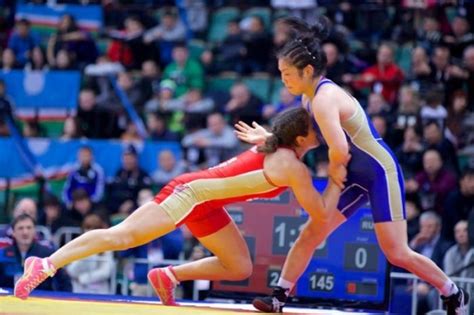 Чөлөөт бөхийн эмэгтэйчүүдийн тэмцээн болж байна