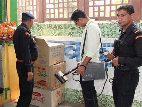 Kollam Explosion Inside Collectorate Cum District Court One Injured Oneindia