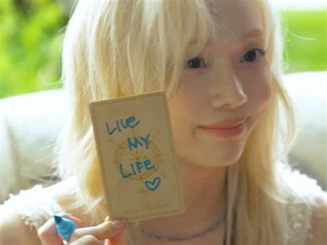 말랑뽀둥 금발 윈터 귀여워🩷 팬플러스 커뮤니티