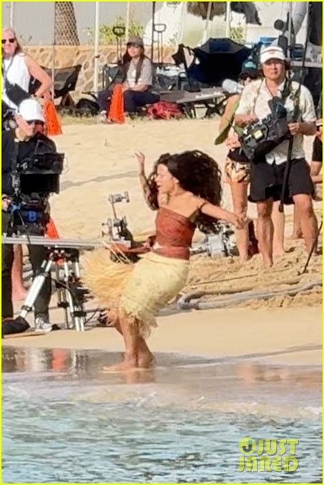 Moana Live Action Movie Set Photos Catherine Laga Aia Films Beach Scene In Hawaii Photo