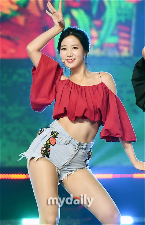 [md화보] 화끈하게 걷었어요 베리굿 조현 매끈한 속살 자랑