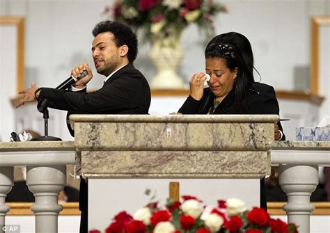 Kriss Kross Funeral Chris Smith Openly Weeps As Chris Kelly Is Laid To