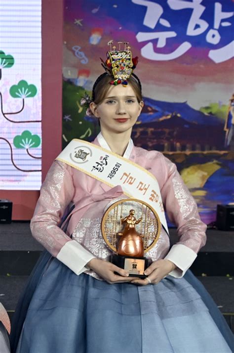 95년 만에 첫 외국인 미스춘향 나왔다에스토니아 출신 서울대생 이슈s