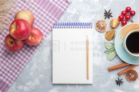 记事本高清图片 浅桌上茶糖色早餐水果上的顶视图茶配有肉桂红苹果记事本和干柠檬片 产品实拍免费下载 jpg格式 编号52856455 千图网