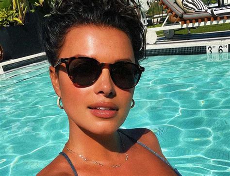 Fs S Joy Taylor Flaunts Her Oiled Up Body In A Tiny Bikini While In A Pool Blacksportsonline