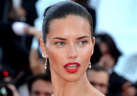 Demi Moore Icône Beauté Incontestée à 61 Ans Au Défilé Gucci Marie And Juliette