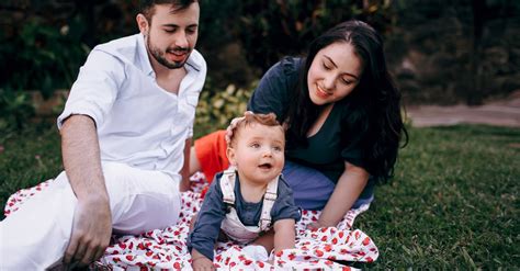 가족 가족 본딩 가족 시간 가족의 행복 걱정 없는 공원 기쁨 노는 시간 녹지 다정한 가족 단란함 따뜻함 라이프스타일 레저 맑은 날 미소 부모