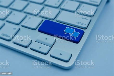 소셜 채팅 아이콘컴퓨터 키보드 버튼 소셜 네트워크 컨셉입니다 가상현실에 대한 스톡 사진 및 기타 이미지 가상현실 개념 개념과 주제 Istock