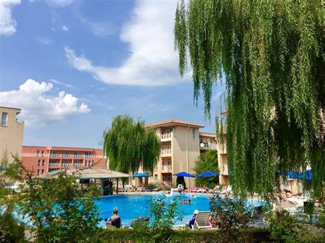 Слънчев бряг Двустаен апартамент с хубава гледка към басейна Двустаен апартамент 47 кв м Тухла