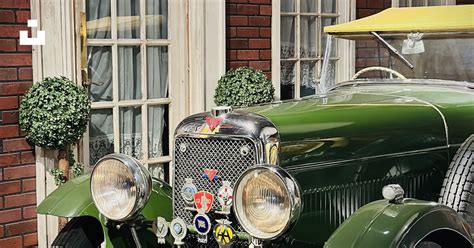 건물 앞에 주차된 낡은 초록색 자동차 사진 Unsplash의 무료 코번트리 이미지 건물 앞에 주차된 낡은 초록색 자동차 사진 Unsplash의 무료 코번트리 이미지