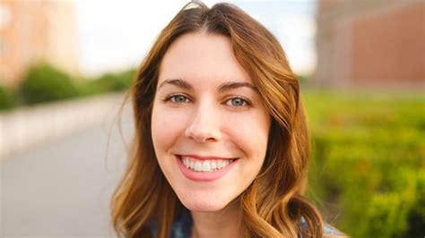 Premium Photo Smiling Beauty Woman Smiling To The Camera