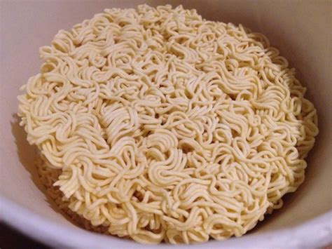 方便面面饼高清图 方便面圆面饼 泡面面饼 大山谷图库