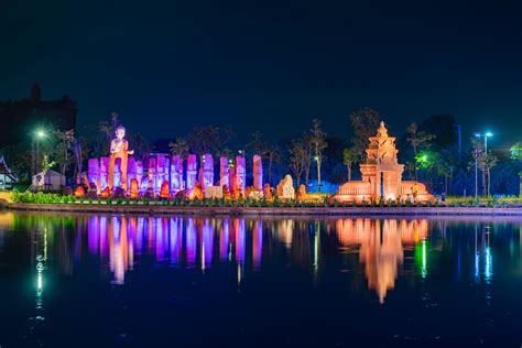 ตื่นตา “เทศกาลโคมไฟฯ” จัดใหญ่พร้อมไฮไลต์คืนลอยกระทง ณ เมืองโบราณ