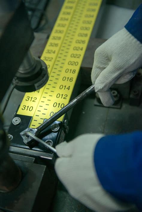 Invar 10mm Graduated Telescopic Levelling Staff 10mm Leveling Rod