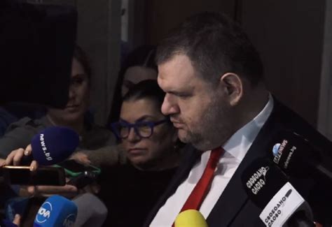 ПЪРВО В ПИК Tv Пеевски бесен заради меморандума на ППДБ Има само делкане на служби регулатори