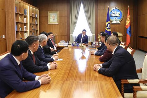 Монгол Улсын Ерөнхийлөгчид Засгийн газрын гишүүдийг танилцууллаа Монгол Улсын Ерөнхийлөгчийн