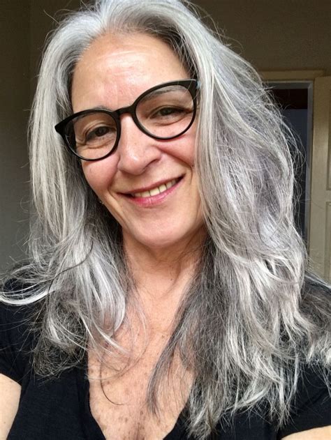 Pin By Fe On Going Gray Gracefully Beautiful Gray Hair Long Gray