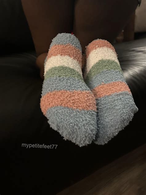 Come Take A Whiff 😏 Rfootsniffing