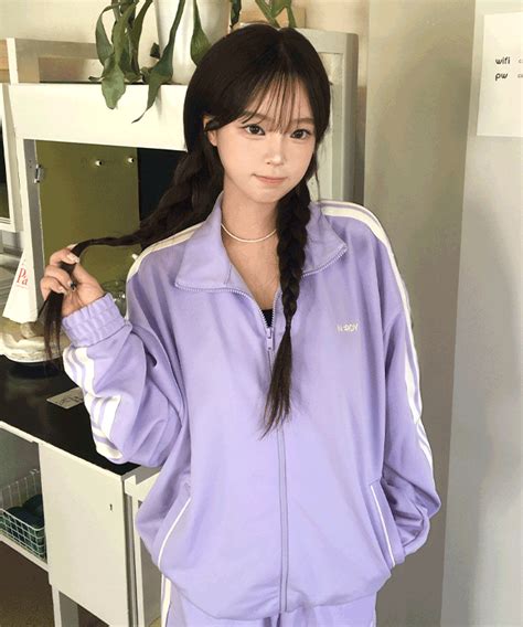 자카드 테잎 트랙 탑 라이트퍼플 에이블리