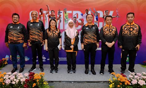 中国驻马来西亚大使馆 9月11日，欧阳玉靖大使在马来西亚国家体育理事会出席马来西亚杭州亚运会和亚残运会代表团授旗仪