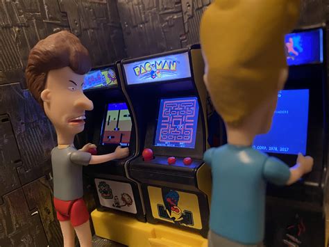 Heydumbassgimme A Quarter Ractionfigures