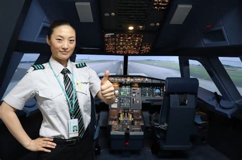 승무원 유니폼 벗고 조종사로 에어서울 첫 여성 부기장 탄생