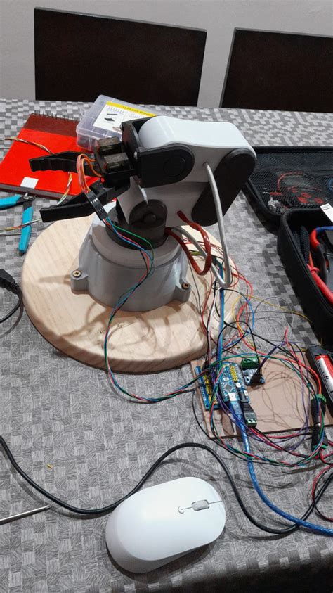 Archivo Stl Brazo Robótico 4 Axis・plan Para Descargar Y Imprimir En 3d・cults