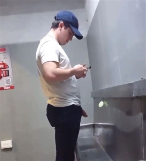 Flagra No Banheiro Video 3