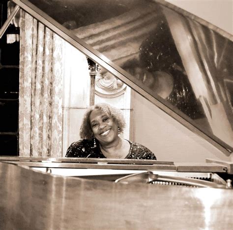 Mari Harris Singer And Entertainer