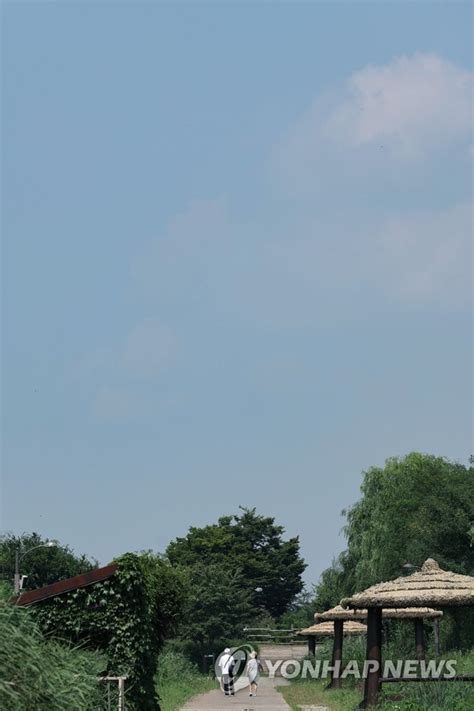 여름과 가을 사이 연합뉴스