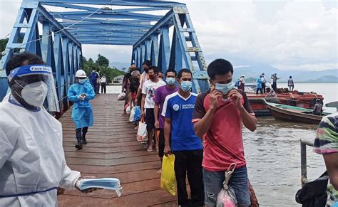 ကော့သောင်းနယ်စပ်ဂိတ်မှ ပြန်လည်ဝင်ရောက်လာသည့် မြန်မာရွေ့ပြောင်းအလုပ်သမားများအား အသွားအလာ ကန့်သတ