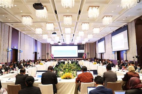 រដ្ឋមន្រ្ដីក្រសួងពាណិជ្ជកម្ម ដឹកនាំកិច្ចប្រជុំក្រុមប្រឹក្សាសហគមន៍សេដ្ឋកិច្ចអាស៊ានលើកទី២១