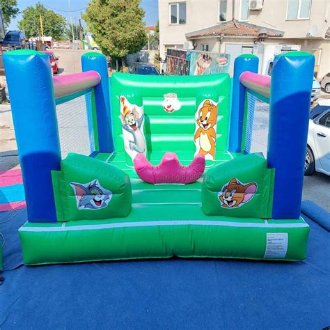 Надуваем батут Том и Джери Съоръжения за игри Атракции Бургас Изживейте безкрайно рад