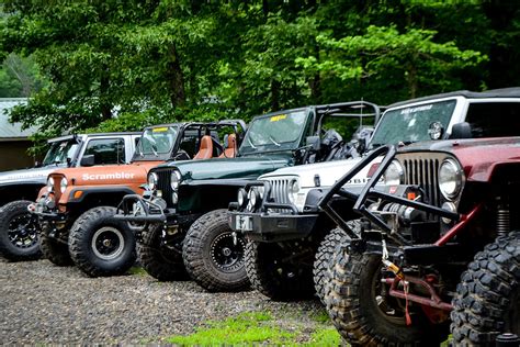 THE PROS AND CONS OF REPLACING AN UPPER CONTROL ARM