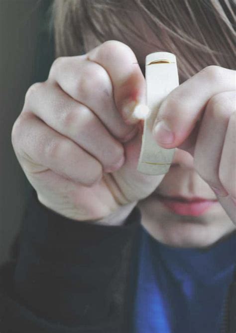 Mini Bow And Arrow Tutorial Diy Bow And Arrow From NellieBellie